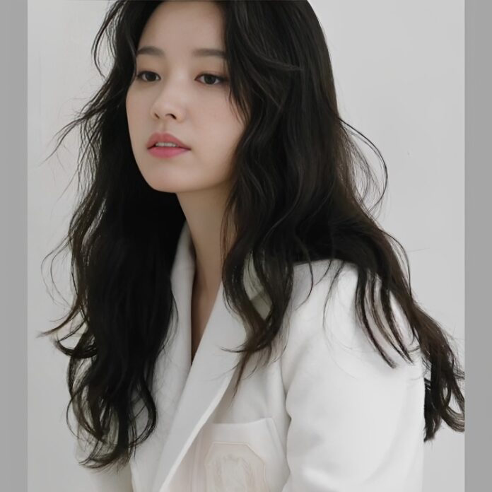 The Early Life of Han Moo Yeong: From Childhood to Adulthood